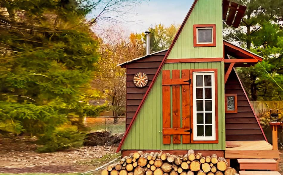 DIY Success: Neil’s $5K Off-Grid Cabin McCabinface
