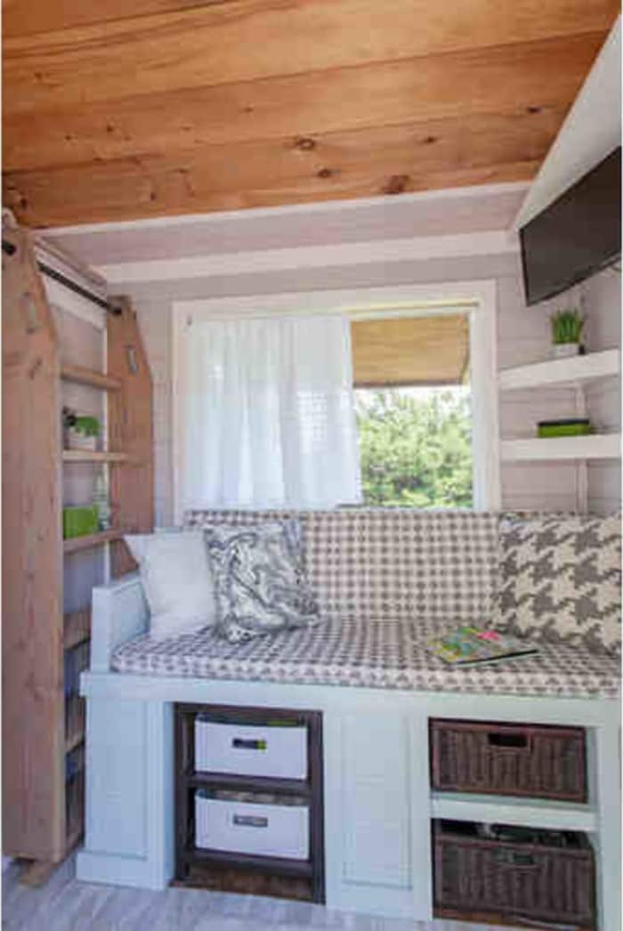 123 Sq Ft Tiny House_017