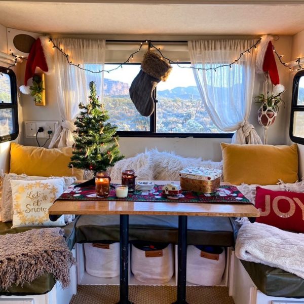 A Very Tiny Christmas: 18 Tiny Houses Decorated for the Holidays!