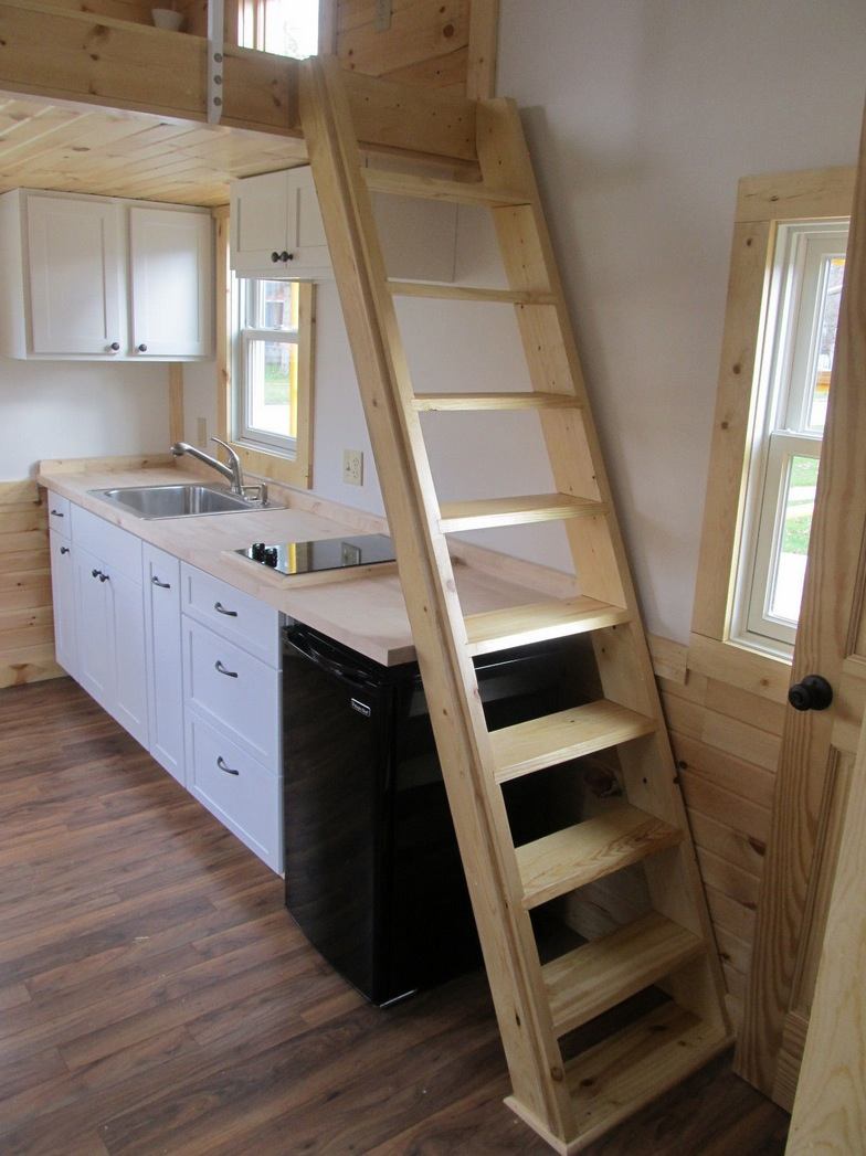 180-sq-ft-tiny-house-with-extra-64-sq-ft-loft-010