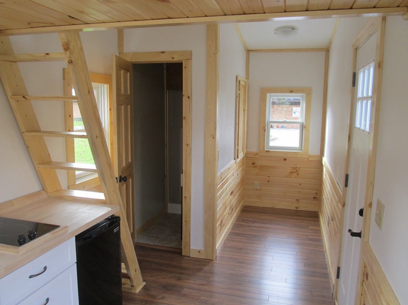180-sq-ft-tiny-house-with-extra-64-sq-ft-loft-09