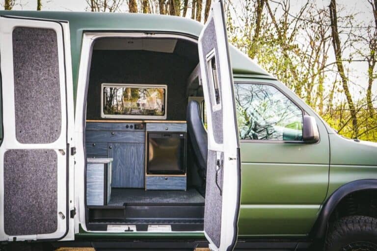 Creative 2008 Ford Econoline 4×4 Van Conversion by Moxie Van Co.