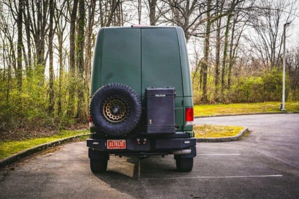 Creative 2008 Ford Econoline 4×4 Van Conversion by Moxie Van Co.
