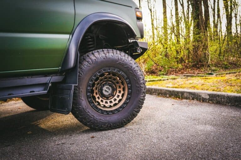 Creative 2008 Ford Econoline 4×4 Van Conversion by Moxie Van Co.