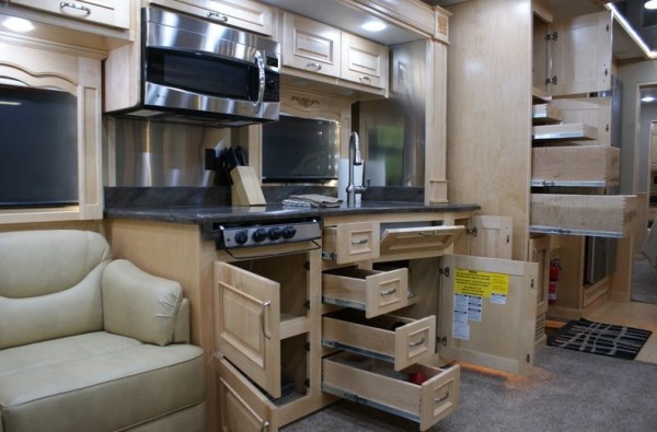 2012 Renegade Ikon 3400rmv Class A 4 Slide Outnull
