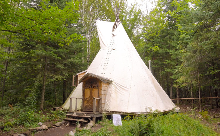 Magical Four Season Off-Grid Tipi Tiny House!