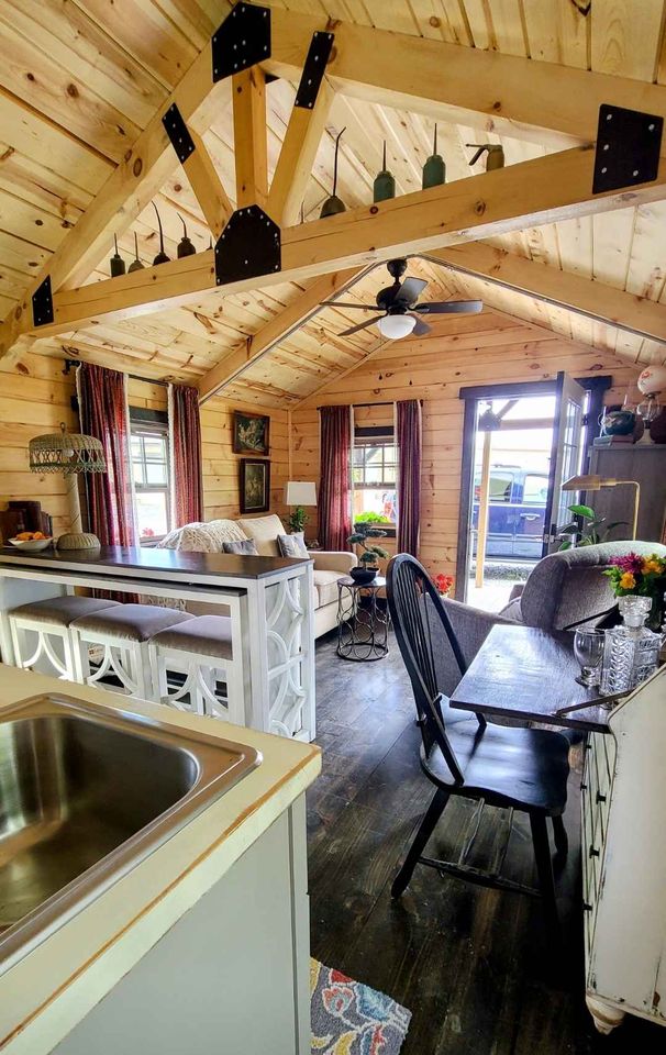 432 Sq. Ft. Log Cabin w Ground Floor Bedroom