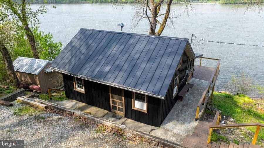 440 sq. ft. Cottage on 3 Acres in PA