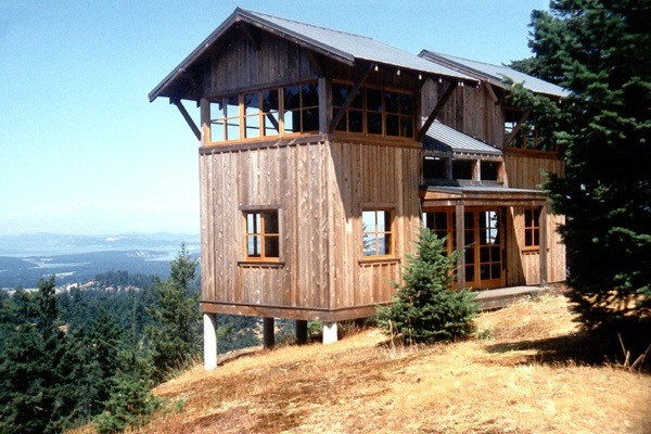 672 Sq. Ft. Two-Story Tower Cabin