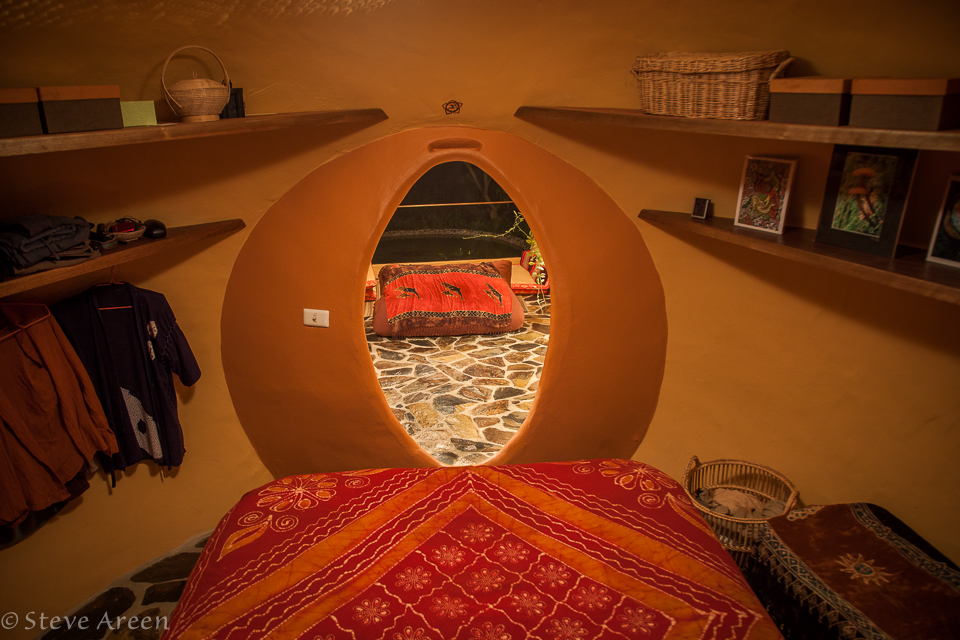 DomeGaia: Building Dome Homes with AirCrete