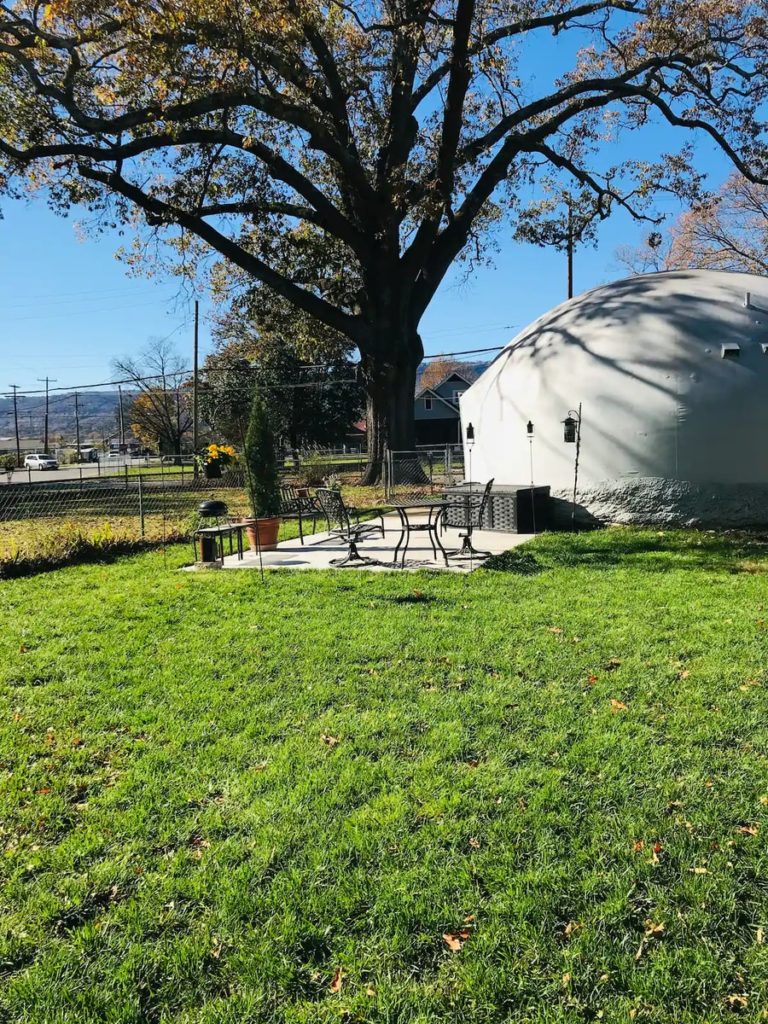 Dome-anooga: A Monolithic Dome Home w/ Murphy Bed in Chattanooga