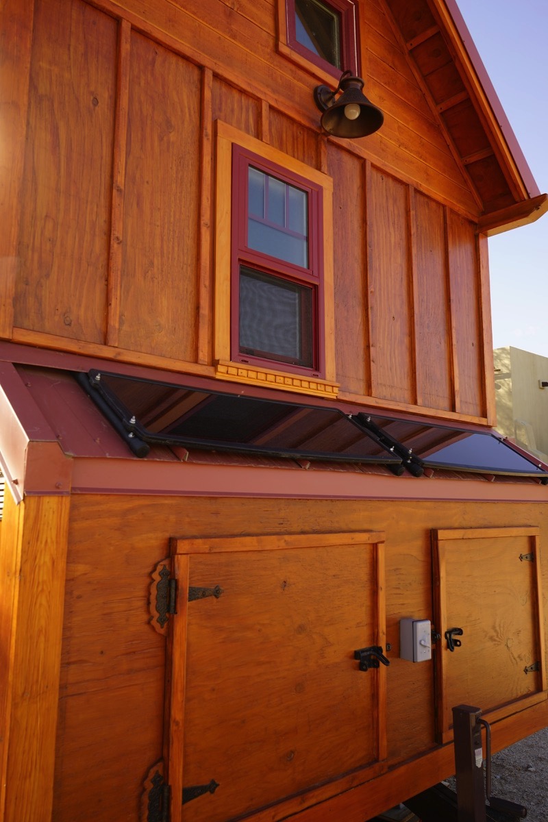 Man Builds Craftsman-style Tiny House