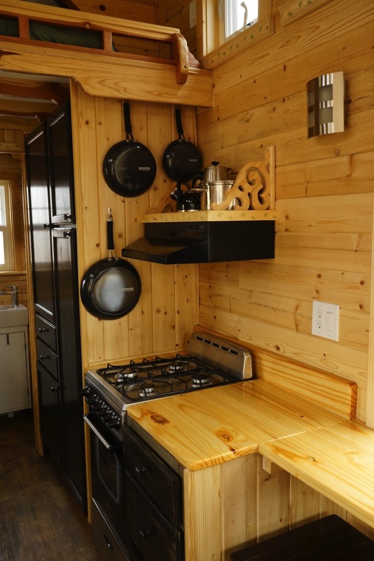 Man Builds Craftsman-style Tiny House