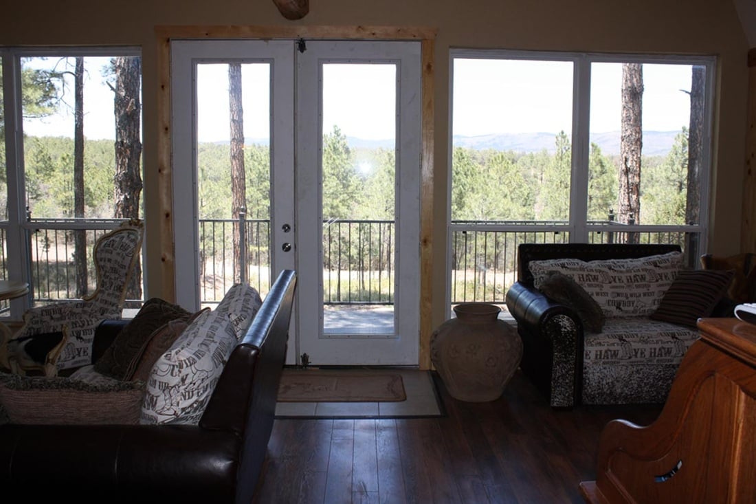 Spacious 24′ x 32′ Arched Cabin