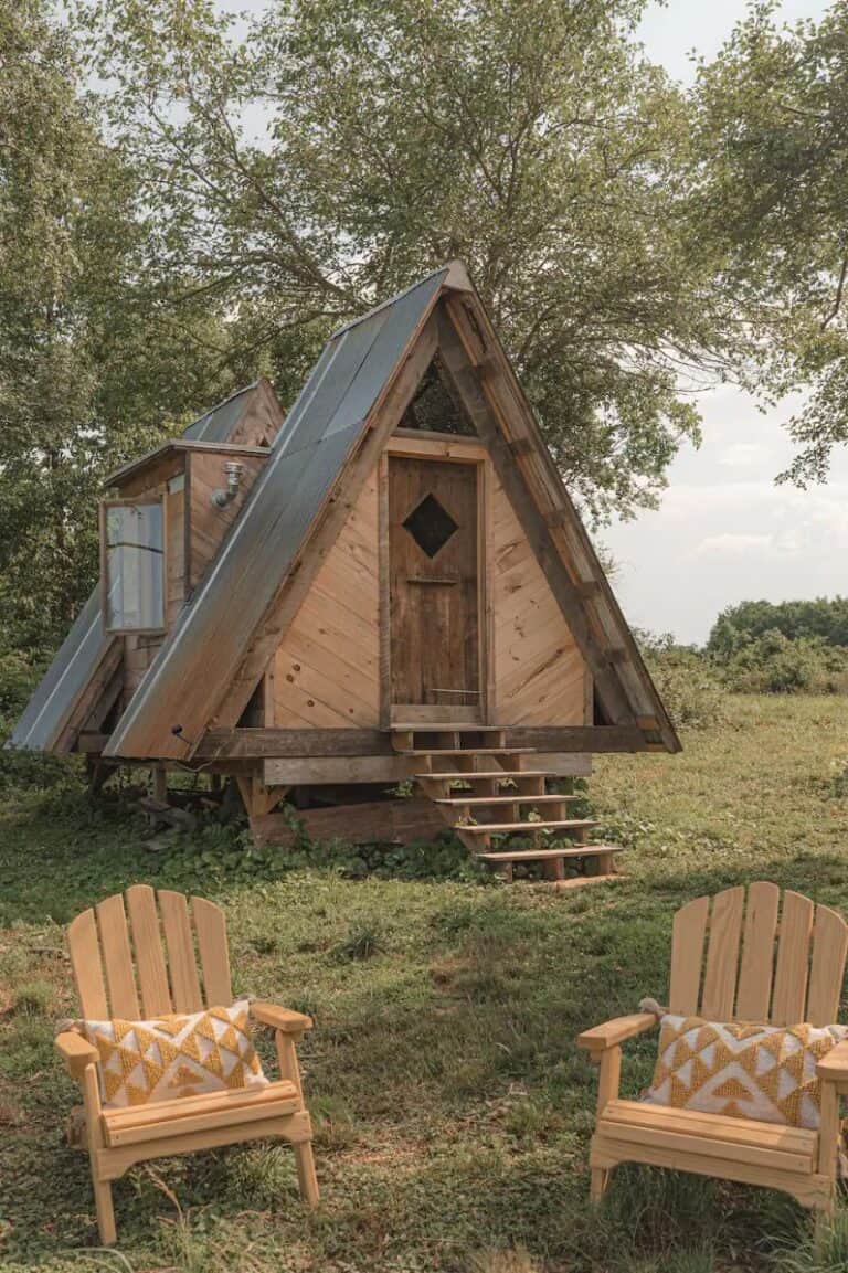 Off-Grid Artist A-Frame on Shared Acerage