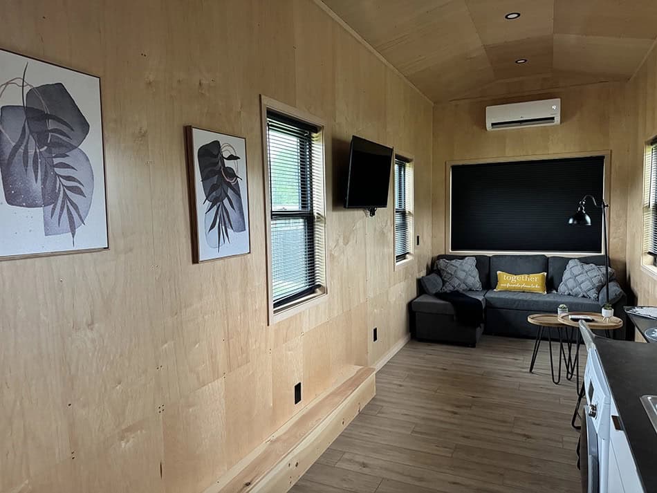 Atomic Unit: Modern Home by Oasis Tiny Estates