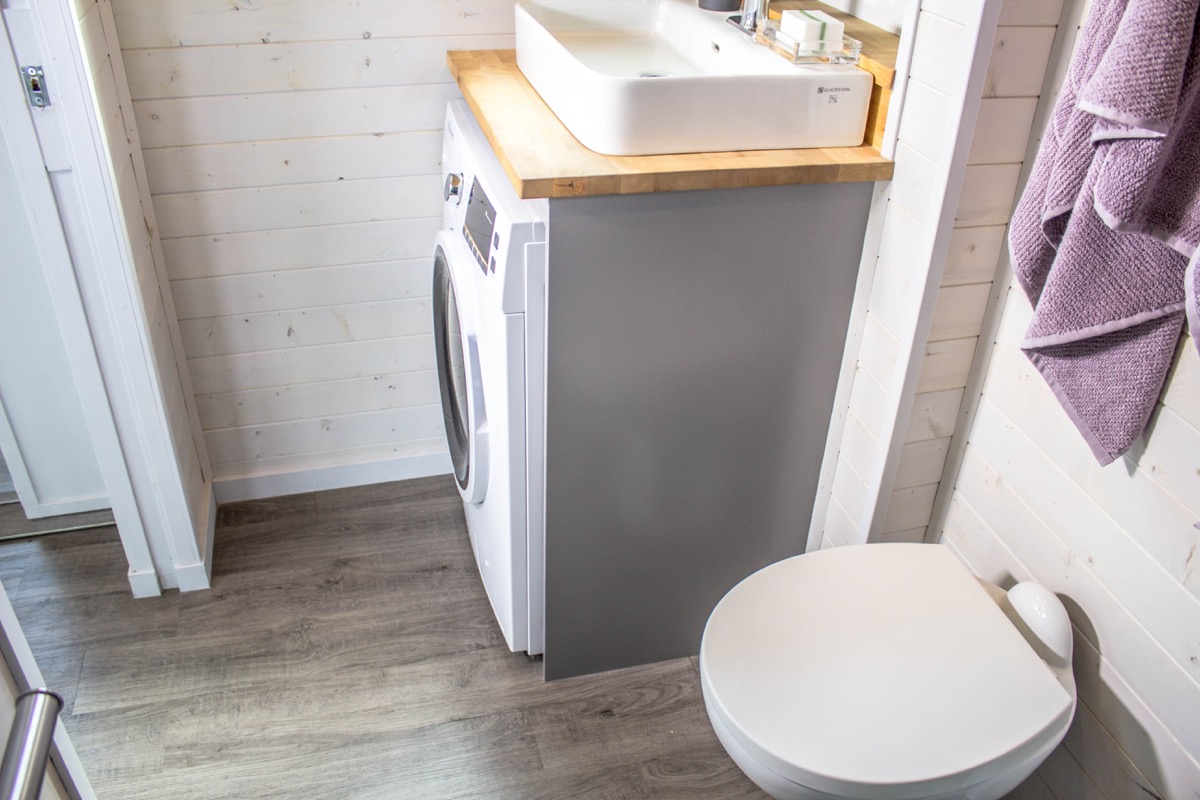 3D Virtual Tour of the Aurora Tiny House That Expands with Huge Slide Outs