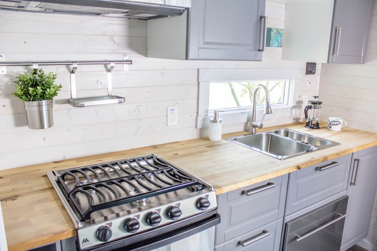3D Virtual Tour of the Aurora Tiny House That Expands with Huge Slide Outs