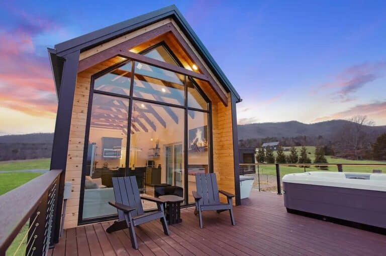 Modern Cabin with Mountain Views
