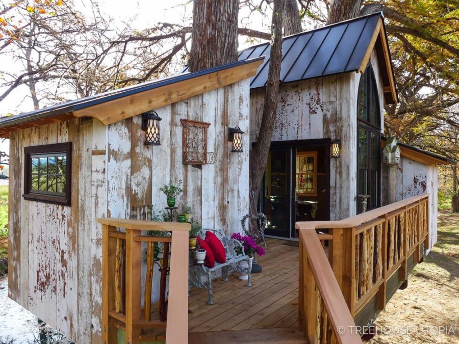 The Amazing Chapelle Treehouse Built on Twin Cypress Trees, by Nelson ...
