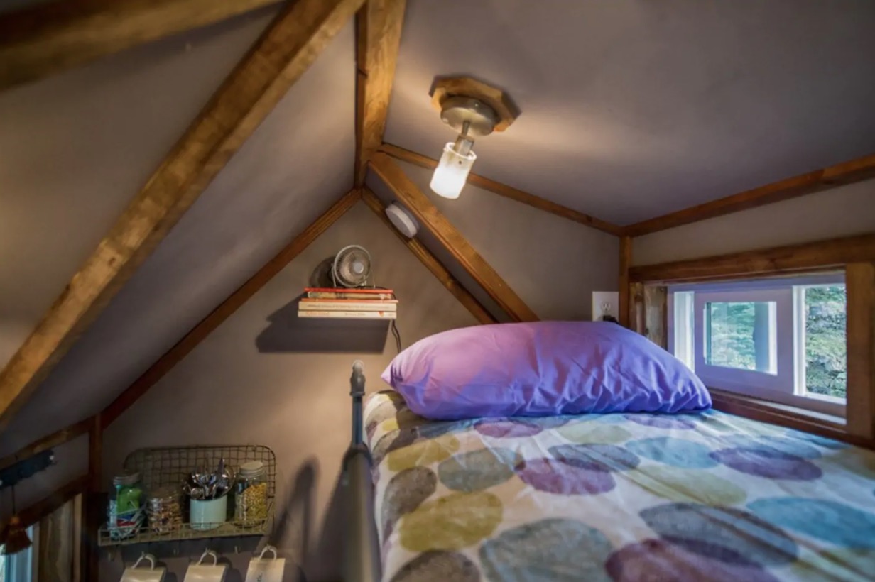 48-sq.-ft. Micro Cottage That Sleeps 2