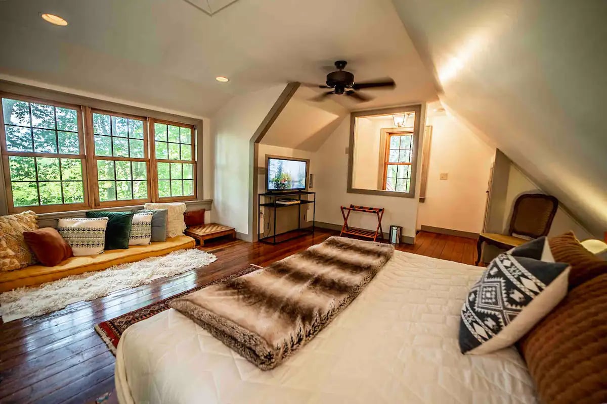 Historic Late 1800s Cabin on 50 Acres: Restored!