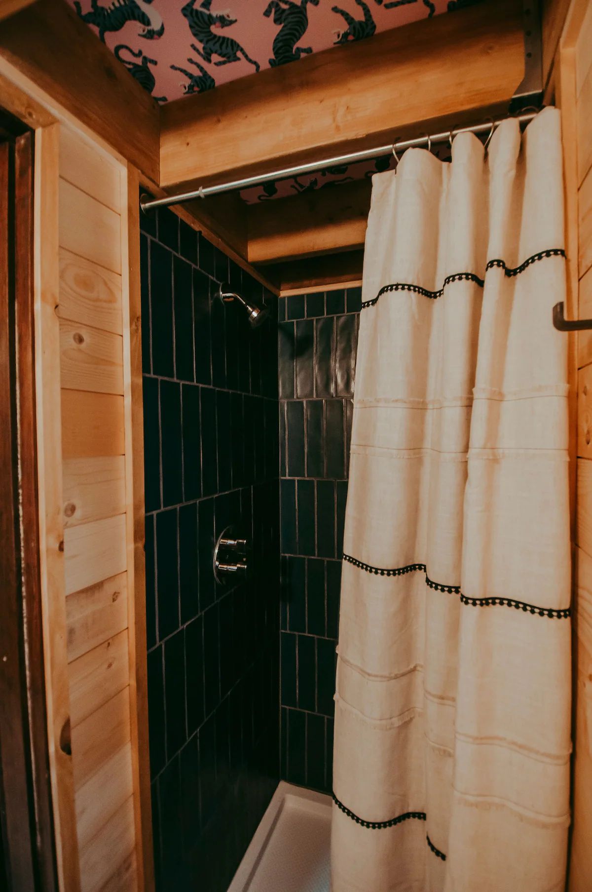 Tiny Cyclops Cabin in the Cascades