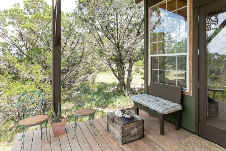 DIY Off-Grid Eco Cabin Getaway in Texas