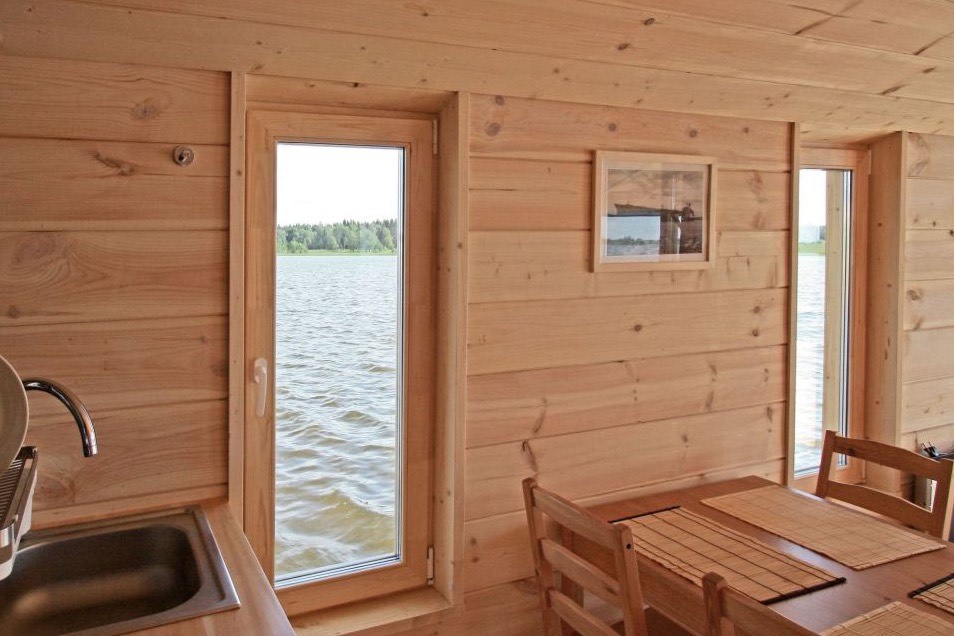 280 Sq. Ft. Modern Houseboat Cabin