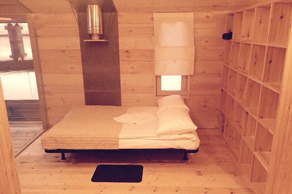 280 Sq. Ft. Modern Houseboat Cabin