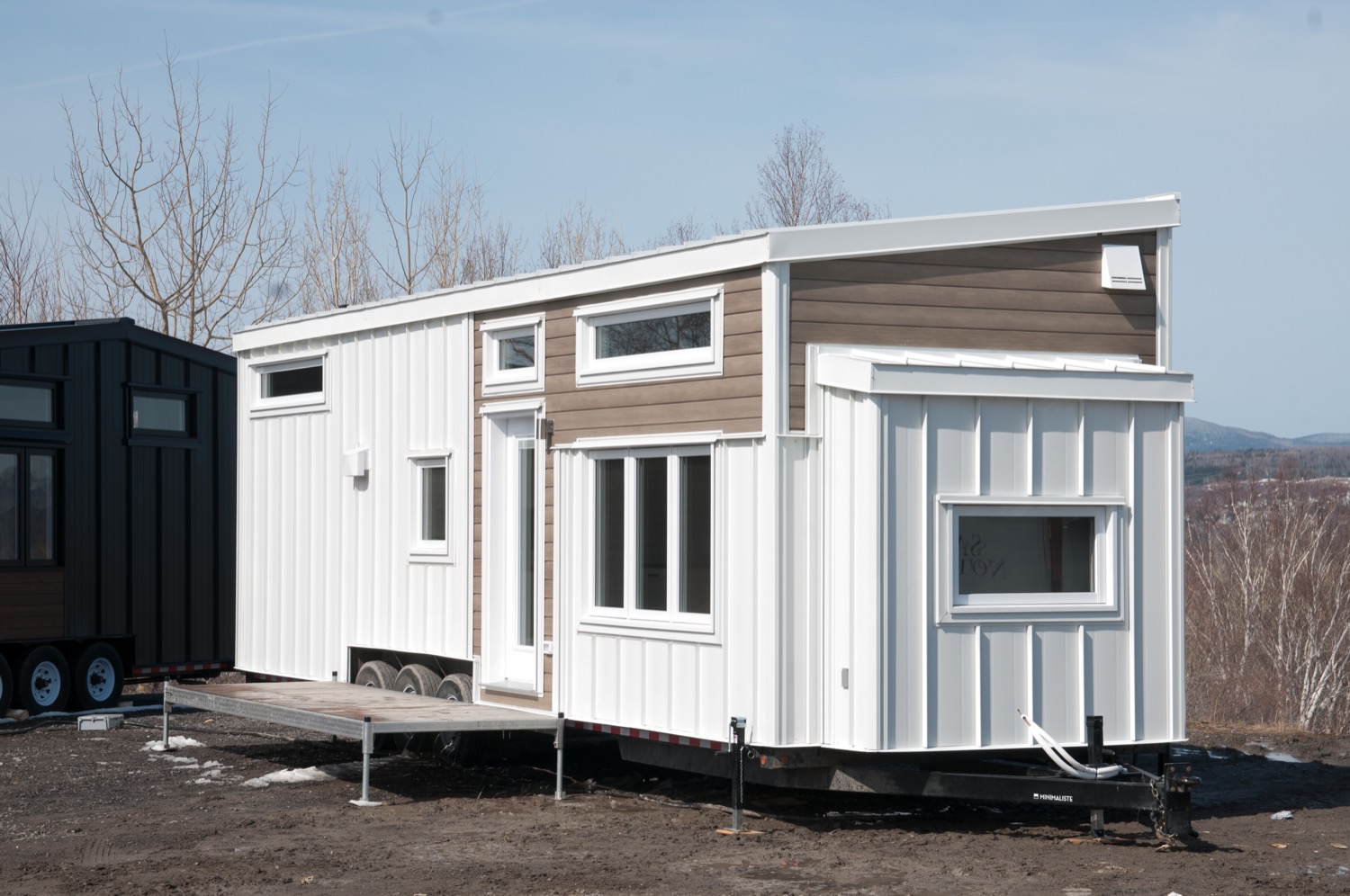 Ebene V4 Tiny House: 360 Sq Ft Two-Bedroom THOW by Minimaliste