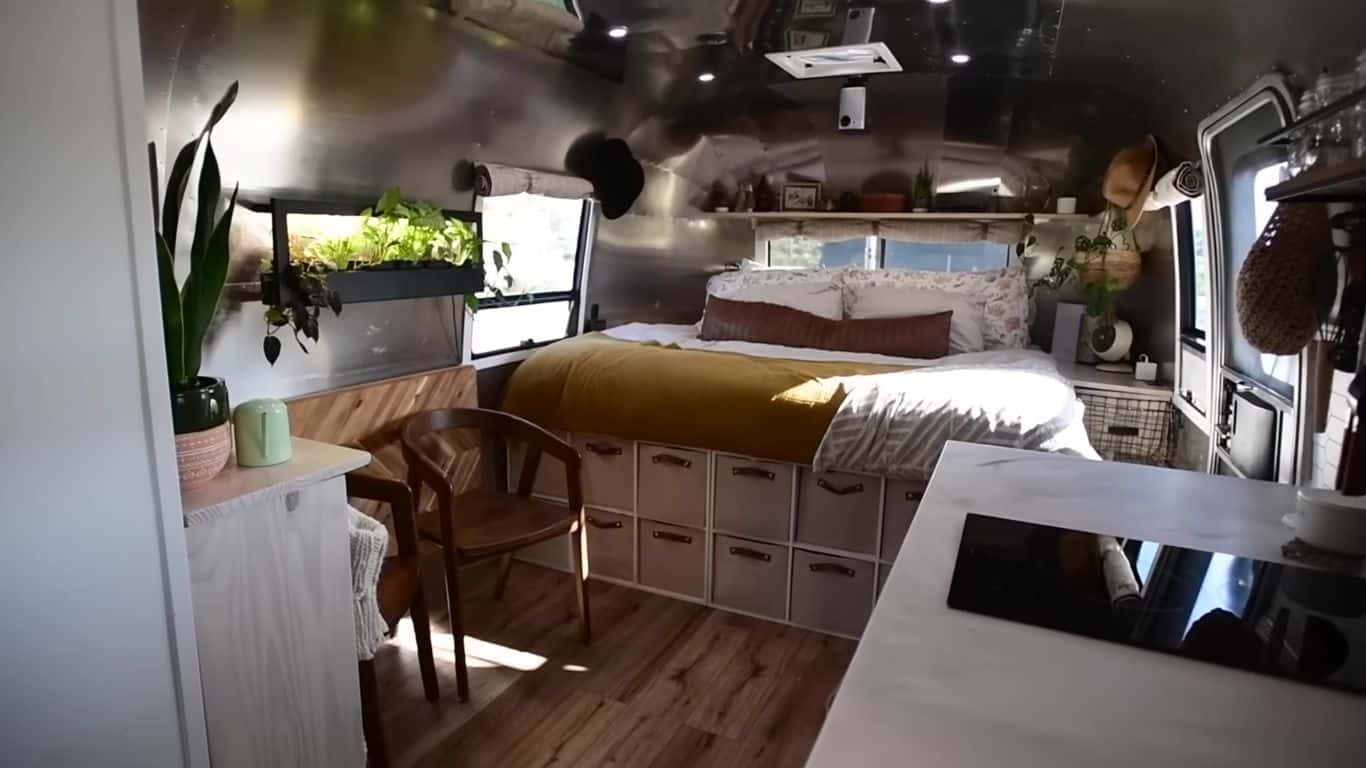 Family Downsizes into 27-ft. Airstream Conversion