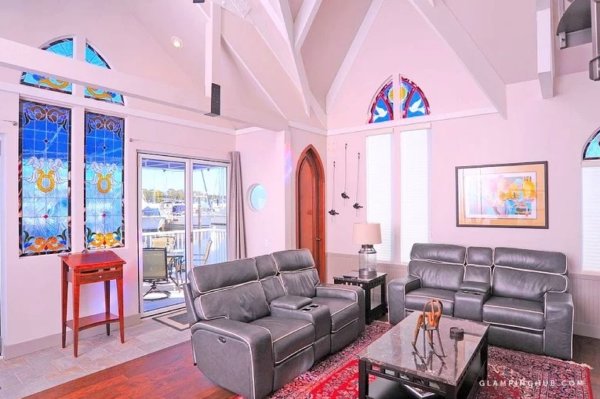 Tiny Floating Chapel Cottage near Sarasota Florida