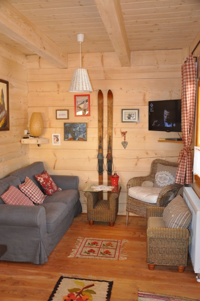 Stunning Gate Lodge by The Little Log House Company