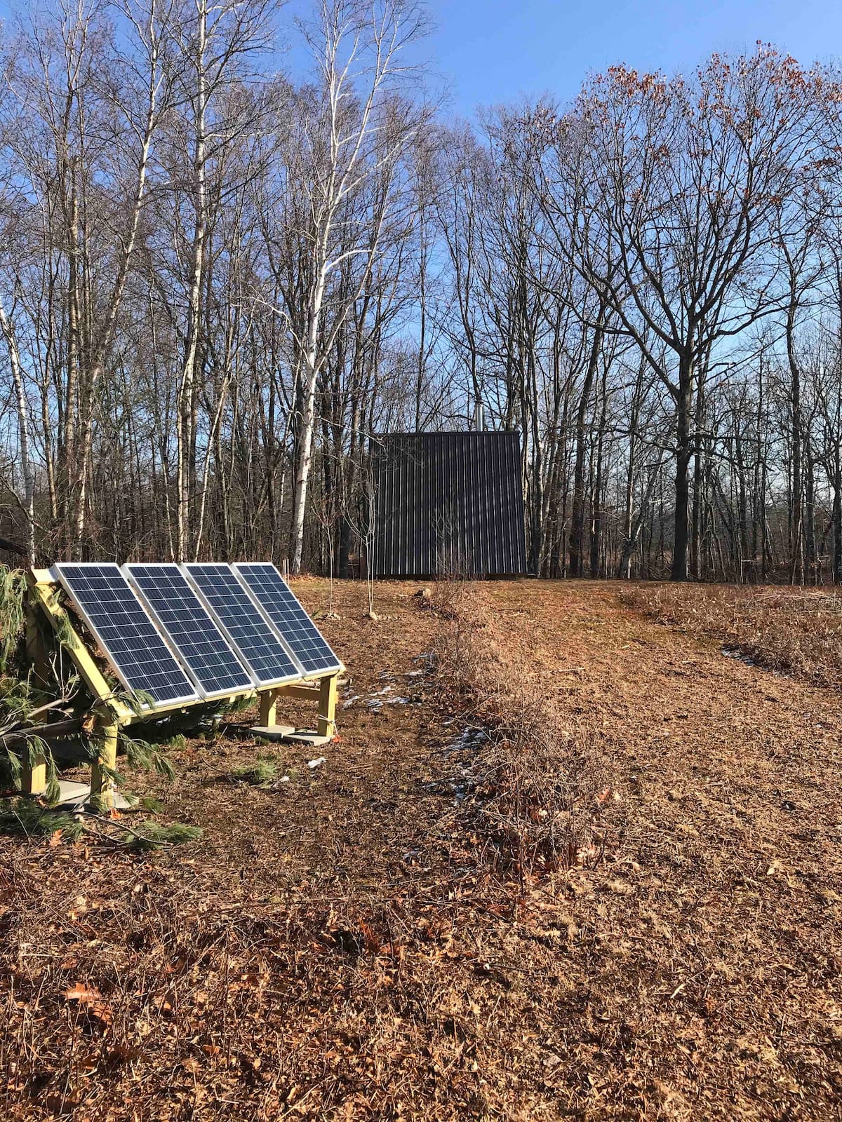 Solar-powered ‘G-frame’ Cabin with Sauna