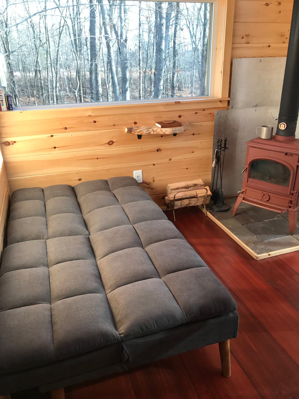 Solar-powered ‘G-frame’ Cabin with Sauna