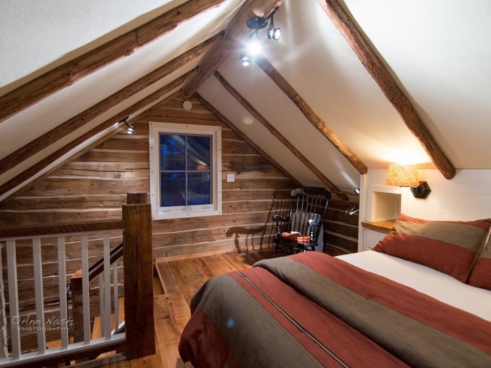 Green Gate Log Cabin: A Modernized 120+ Year Old Pioneer Cabin You Can ...