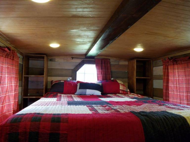 Father-Daughter Duo Builds Off-Grid Tiny House in 6 Months
