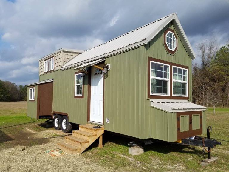 Father-Daughter Duo Builds Off-Grid Tiny House in 6 Months