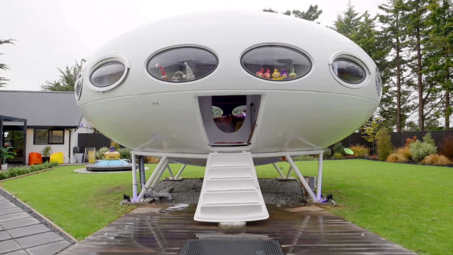 His Renovated 1974 Futuro UFO Home