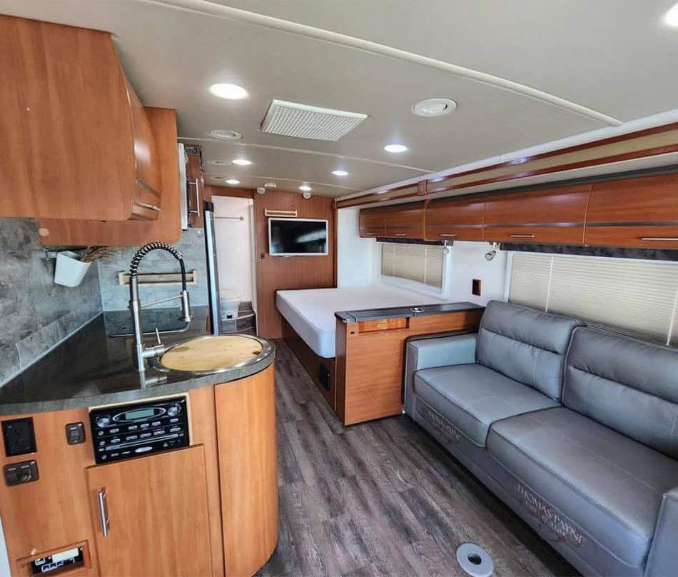 This 25-ft. Class A Diesel Motorhome Gets 17MPG!
