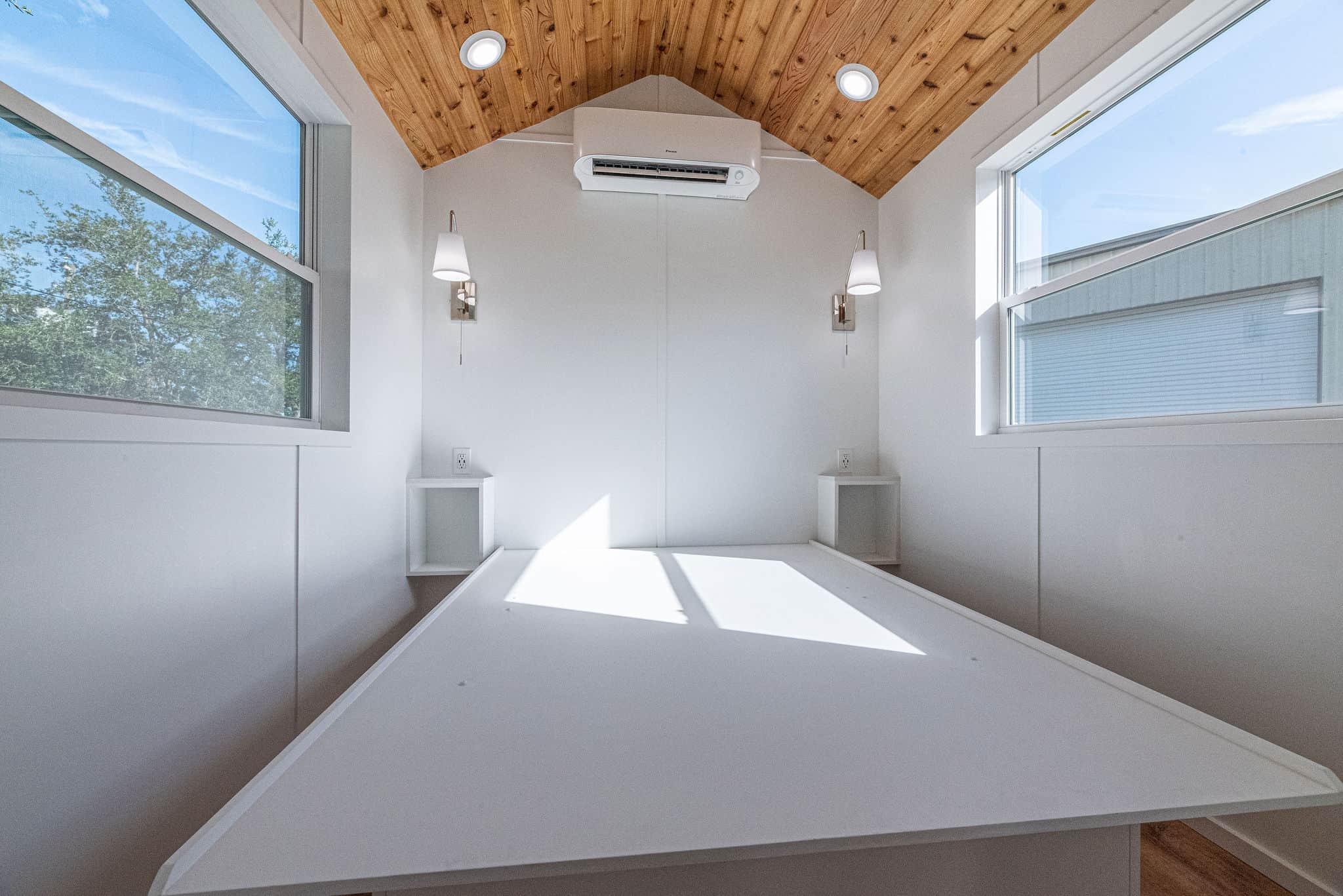 Beautiful Ready-Made Jojo Bean 24′ Movable Roots Tiny Home