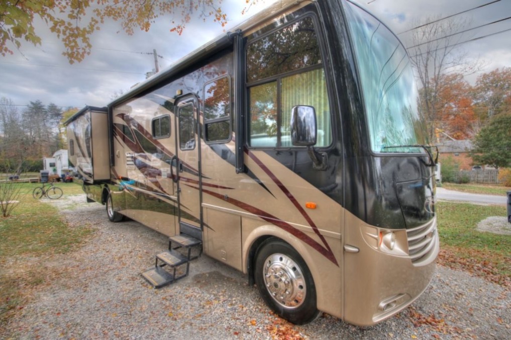 Family of 3 Living in an RV Full Time to Travel!