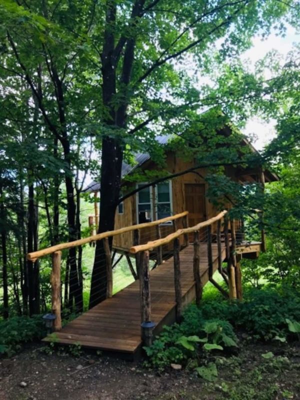 Lilla Rustica: Vermont Treehouse with Ramp Access