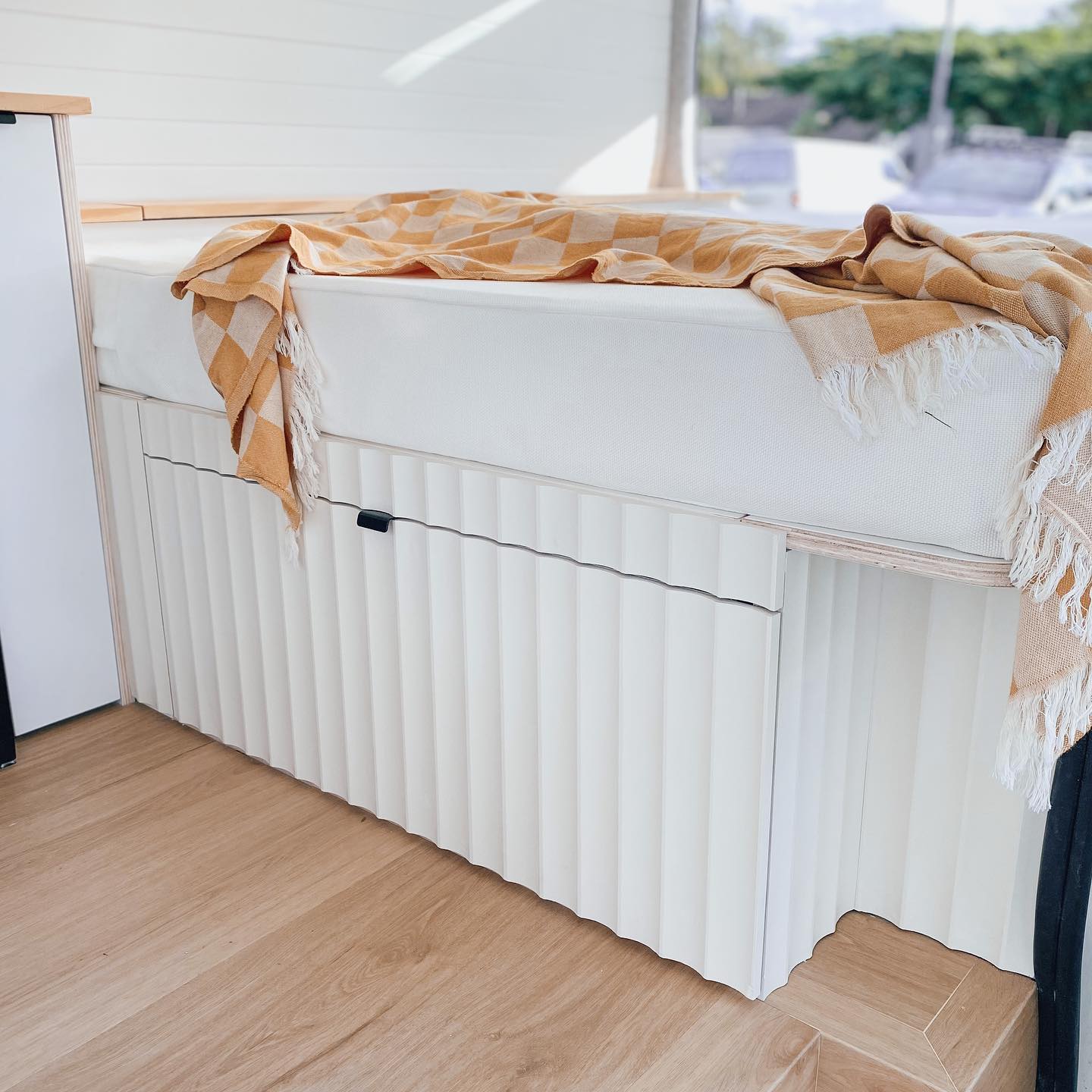 Louie the Hiace: Bright & Beachy Van Conversion