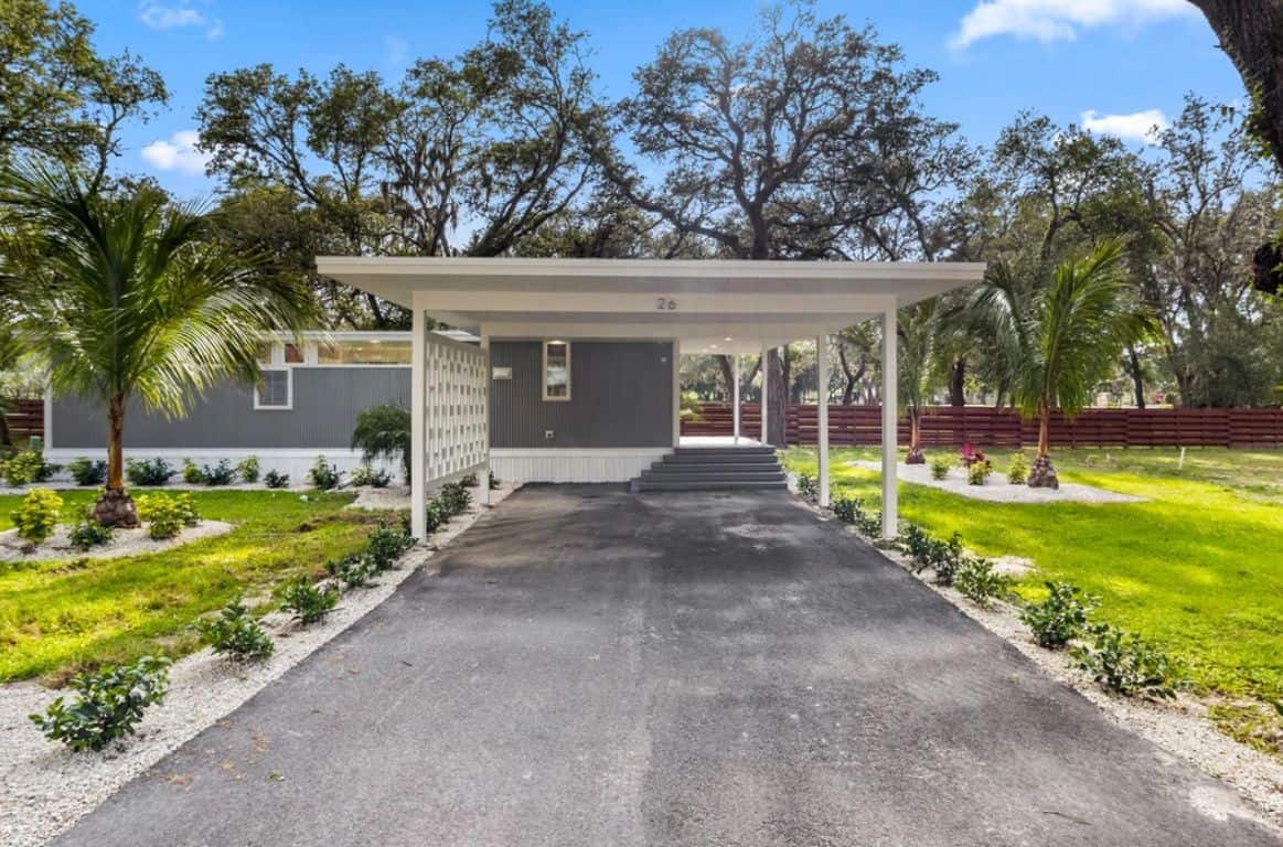 N1 Mid-Century Modern Home: 564 Sq Ft Two Bathrooms The Oaks Tampa Bay