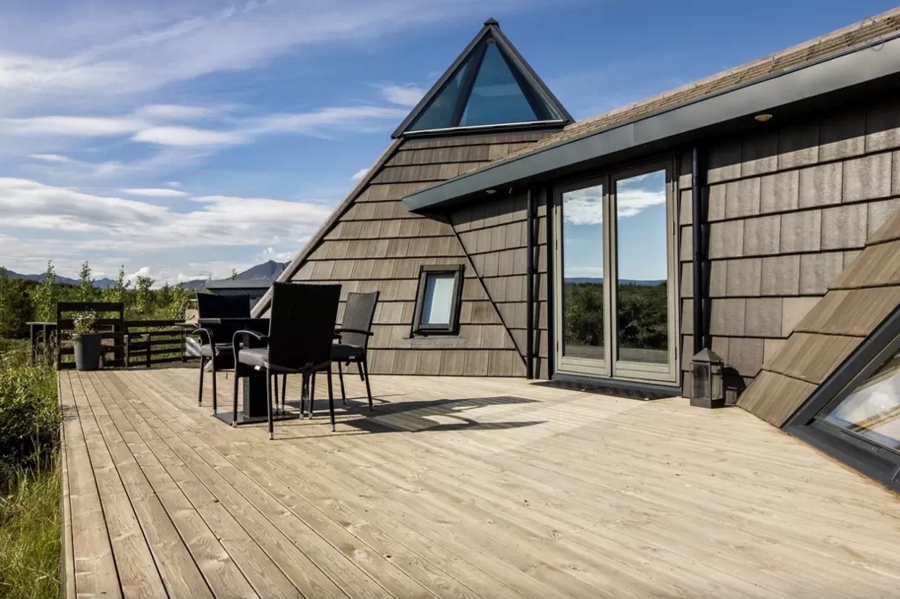 Modern Pyramid Cottage in Iceland
