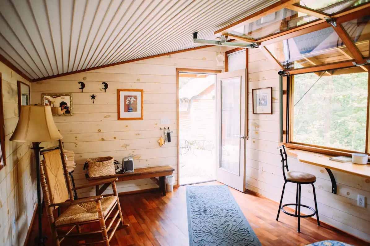 Molly Tiny Cabin in Oakland, Maryland
