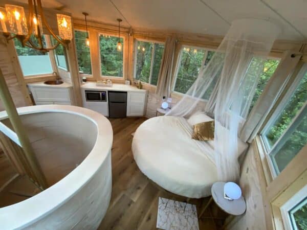Moon Honey Treehouse with a Moon-Bed!