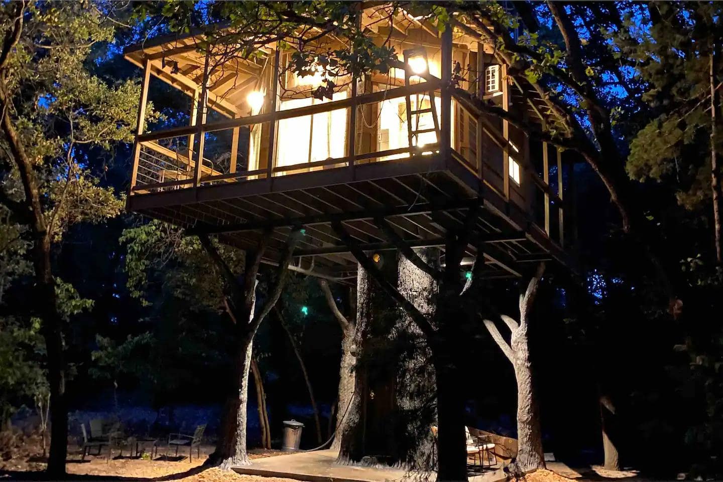 Moon Honey Treehouse with a Moon-Bed!
